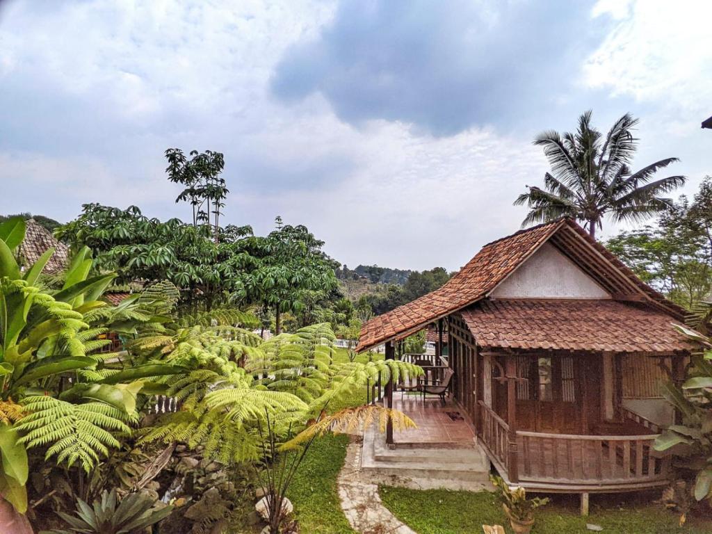 Omah Trasan Pangrango, Bogor (updated prices 2025)