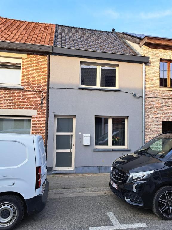 Gezellige Rijwoning met tuin, Werkstede (updated prices 2025)