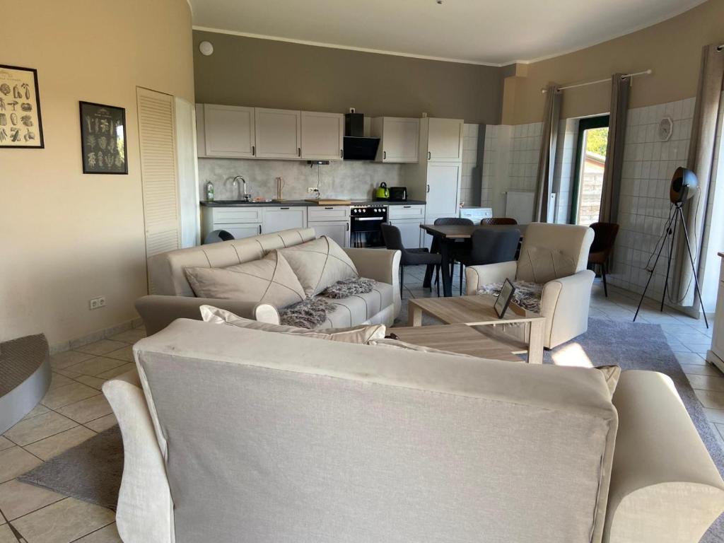 Großes Familienapartment über 2 Etagen mit Weitblick in die Natur, Neu ...