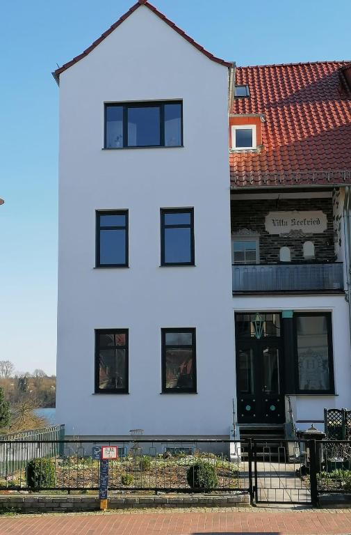 Villa Seefried 5 Sterne, Malchow (updated prices 2025)