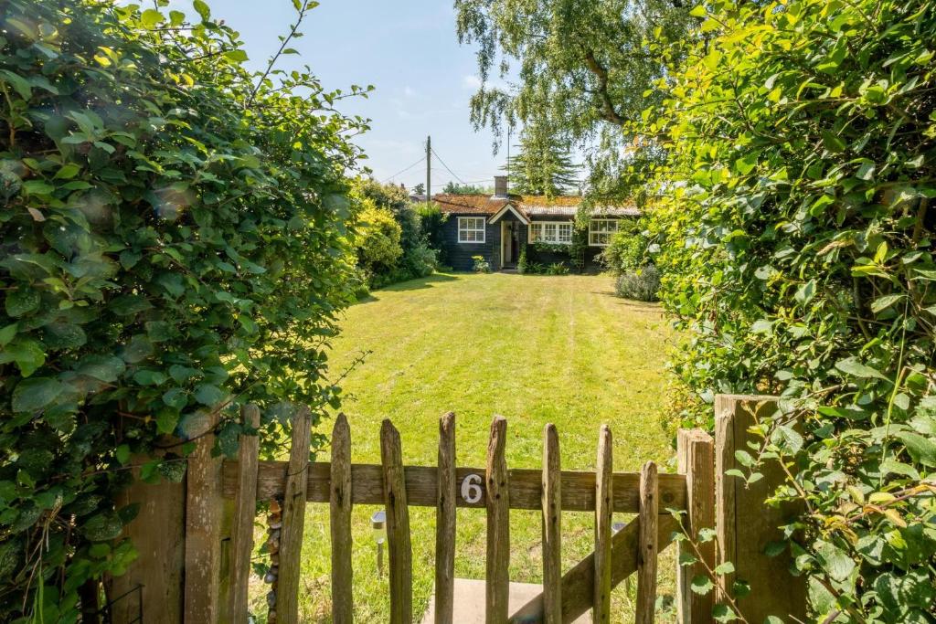 6 Uplands, Thorpeness (updated prices 2026)