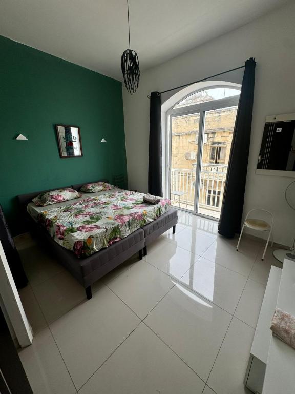 Next to Sliema Beach, Air condition Room, spacious and comfortable ...
