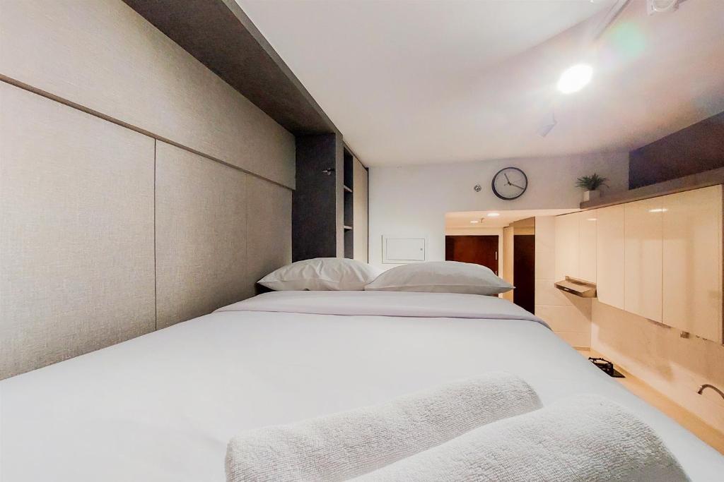 Comfortable and Simply Studio Room at Sky House BSD Apartment By ...