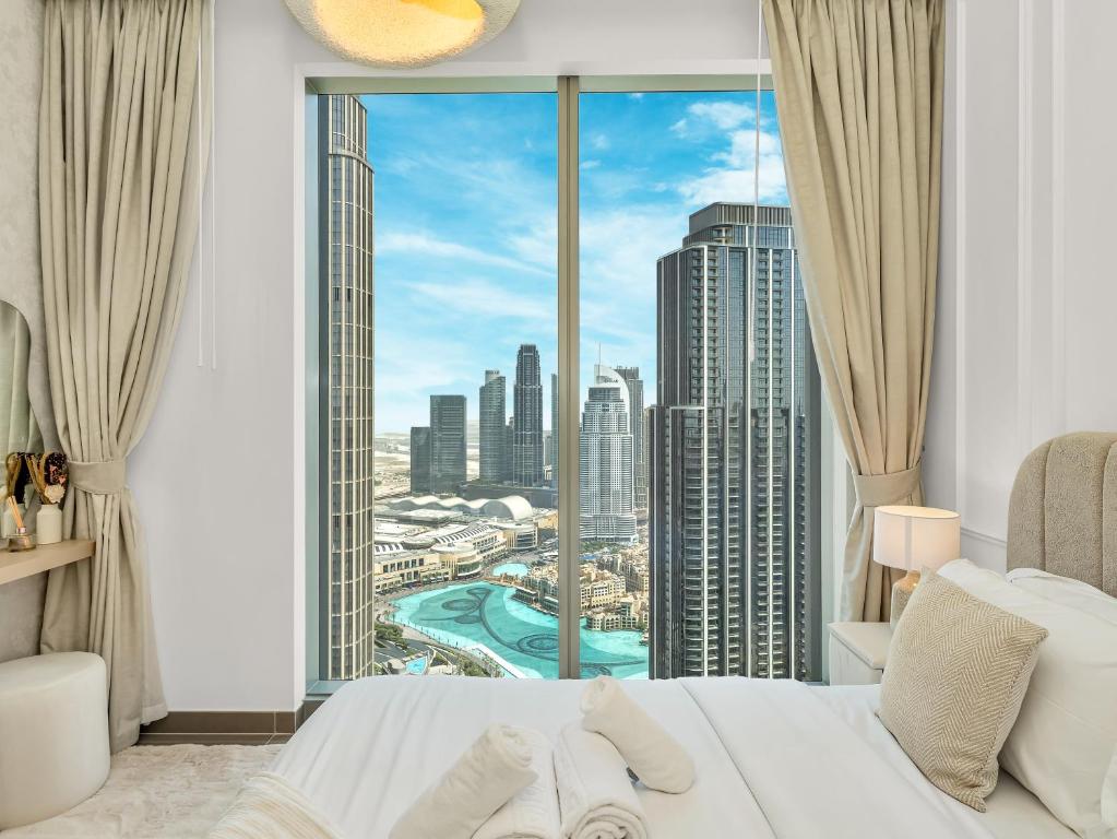 Skyline Serenity Holiday Home I Burj Khalifa Bliss I 4 bedroom ...