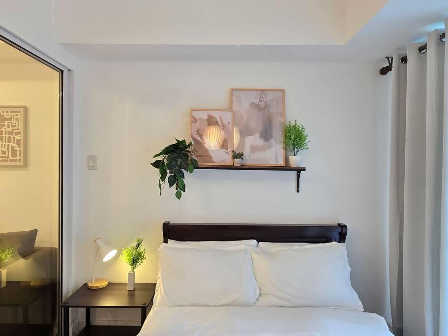 1BR Condotel at Azure Urban Resort Near Airport #AZ06, Manila ...