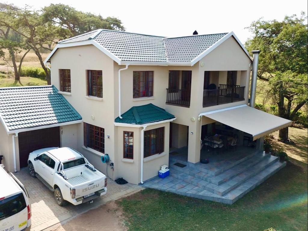 The Giraffe House, Winterton (updated prices 2026)