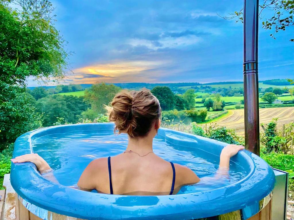 Hot Tub Escape, Firepit & Peaceful Retreat, Leominster (updated prices 2024)