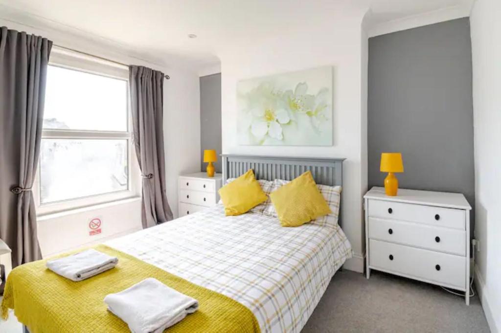 Castle View 2 Bedroom Apartment in Town Centre, Hastings (updated ...