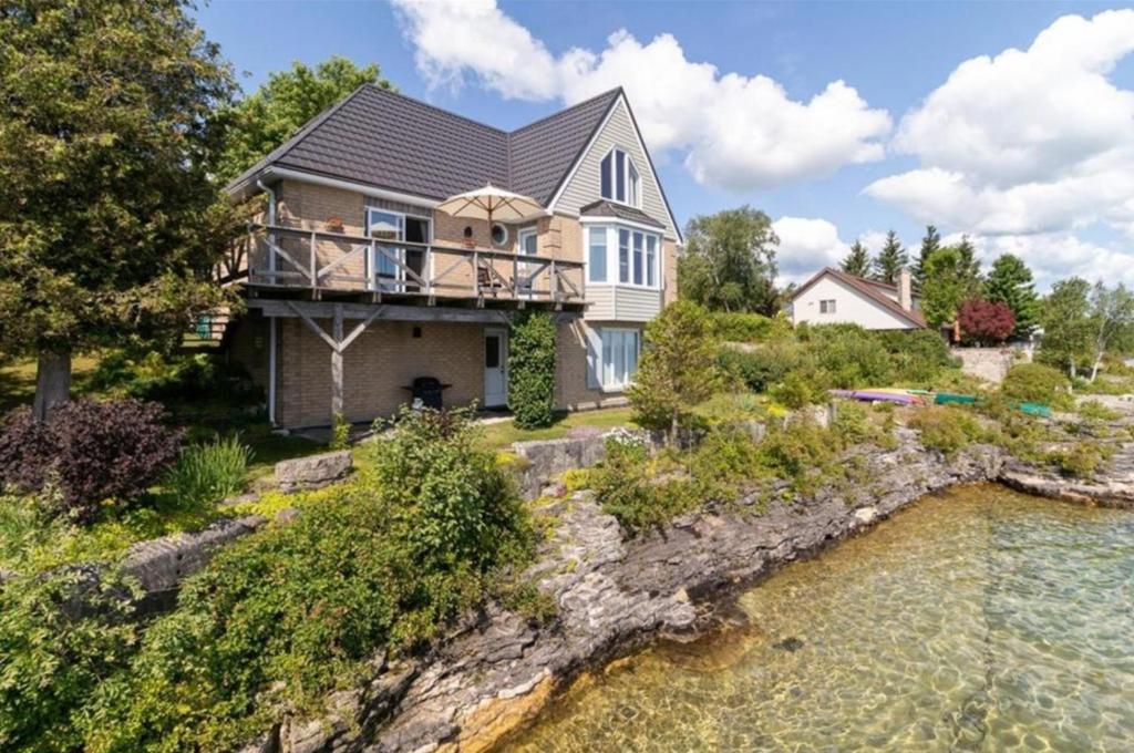 Baycrest Georgian Bay Waterfront Escape, Lions Head (updated prices 2024)