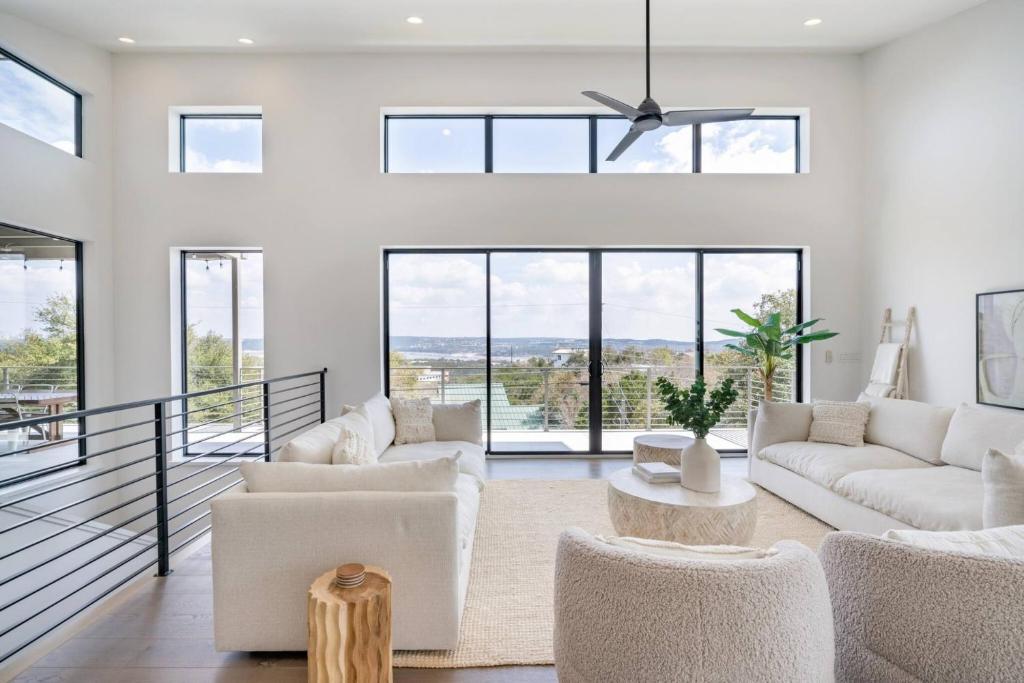 Lakeview Retreat: Terrace BBQ, Austin (updated prices 2025)