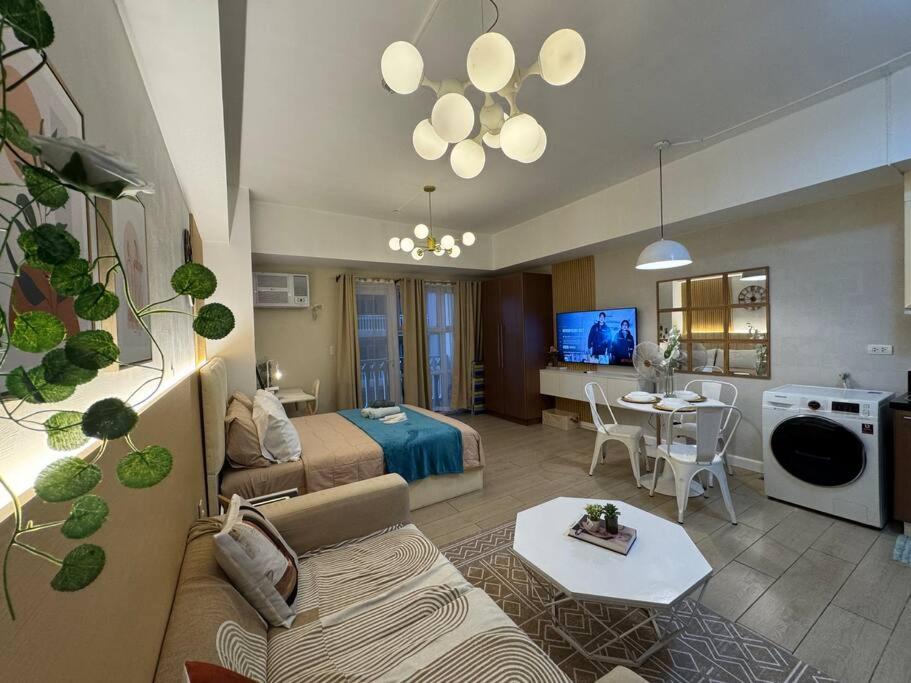 Staycation in venice residences Mckinley with balcony, Manila (updated ...