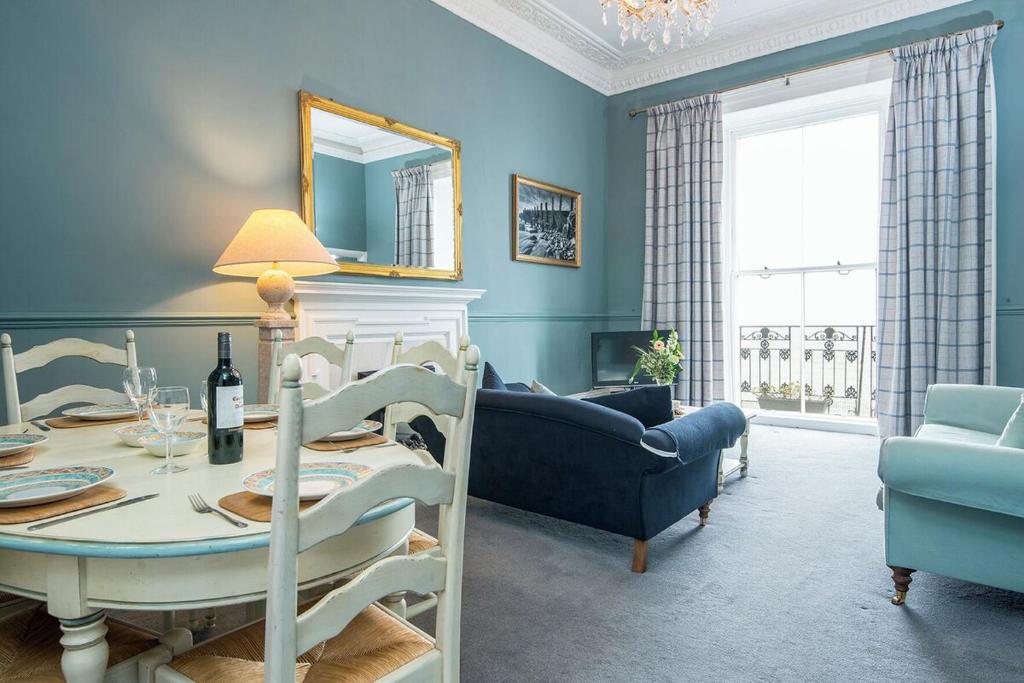 Harbour Heights, Tenby (updated prices 2026)