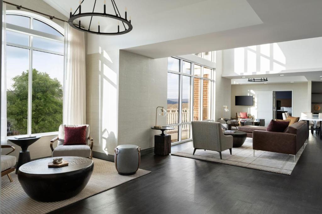 Inn at Bellefield Residence Inn by Marriott, Hyde Park (updated prices ...