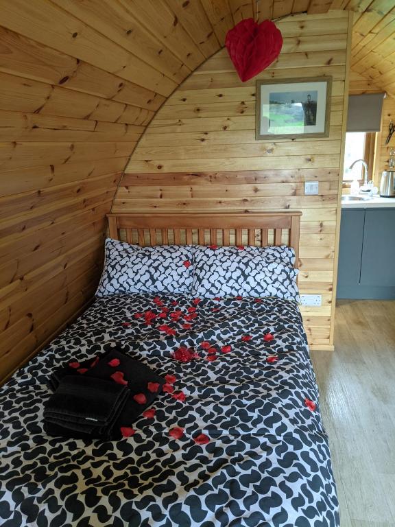 Rose Glamping pod, Derrylin (updated prices 2025)