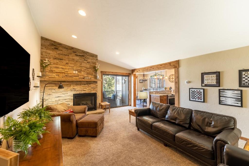 Lake Cliffe 303 Building E By Summit County Mountain Retreats, Dillon ...