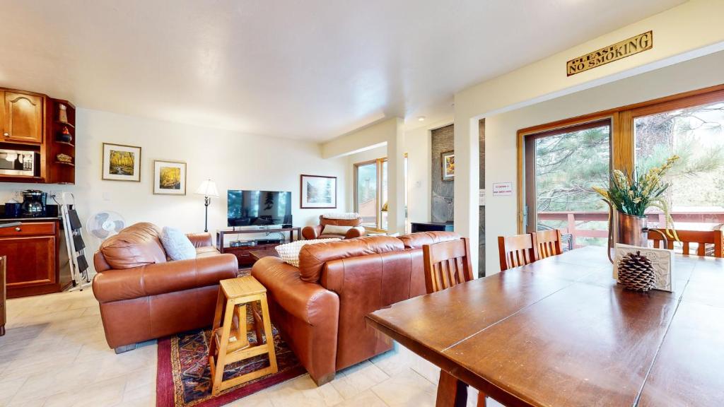 Lakeview Villas #26 condo, Mammoth Lakes (updated prices 2025)