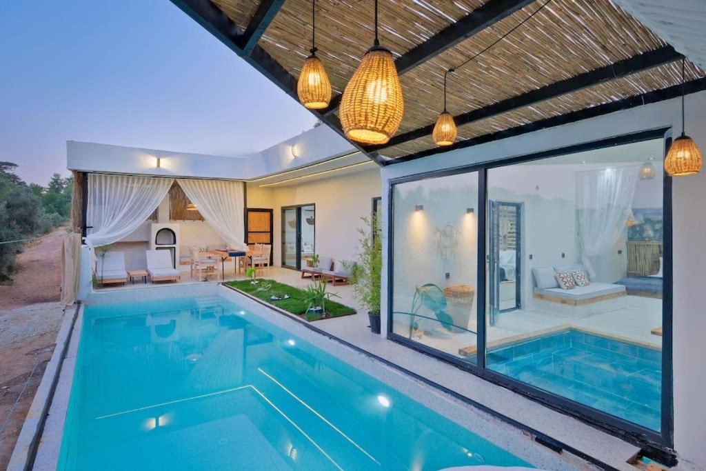 The FREYA, Minare (precios actualizados 2025)