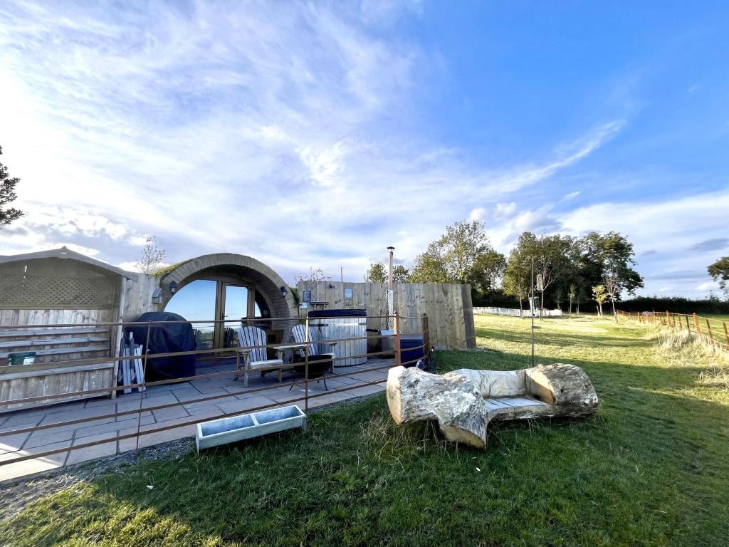 Owl Hollow, Llansantffraid-ym-Mechain (updated prices 2025)
