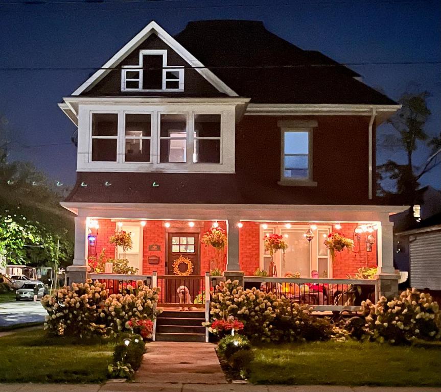 The Lakeview Loft, Port Colborne (updated prices 2026)