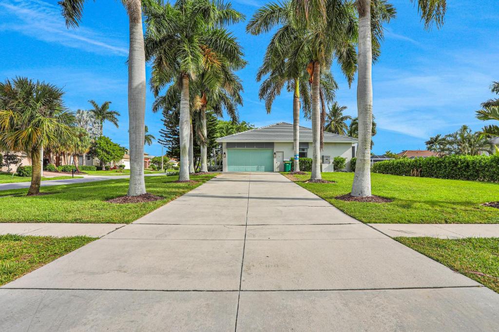 The Castaway House, Marco Island (updated prices 2025)