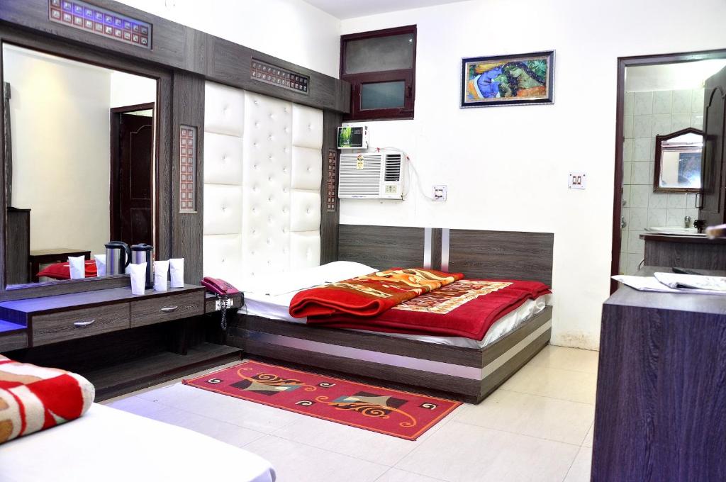 PEACE POINT FAMILY HOTEL By AKJ, New Delhi (updated prices 2025)