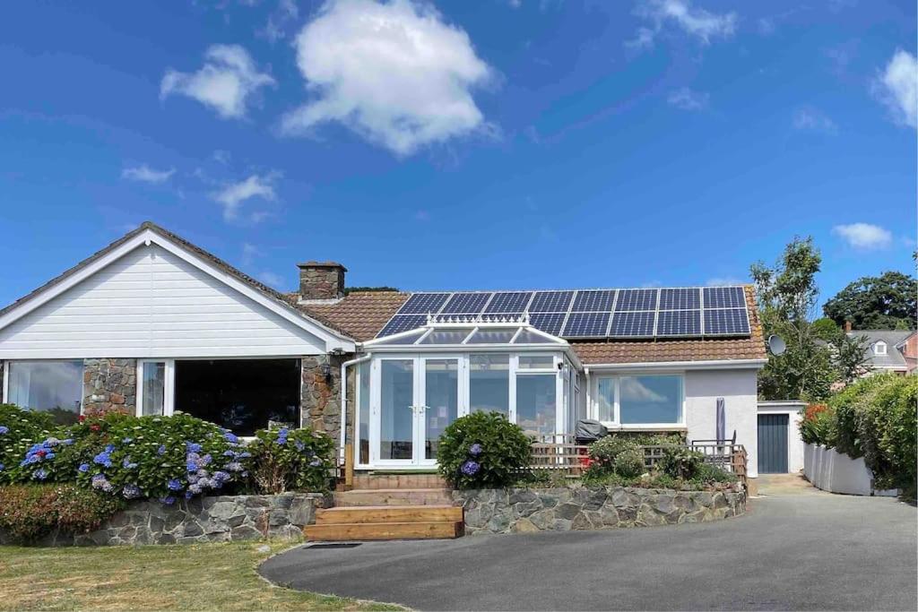 Beautiful coastal cottage with water view!, Pembrokeshire (preços ...