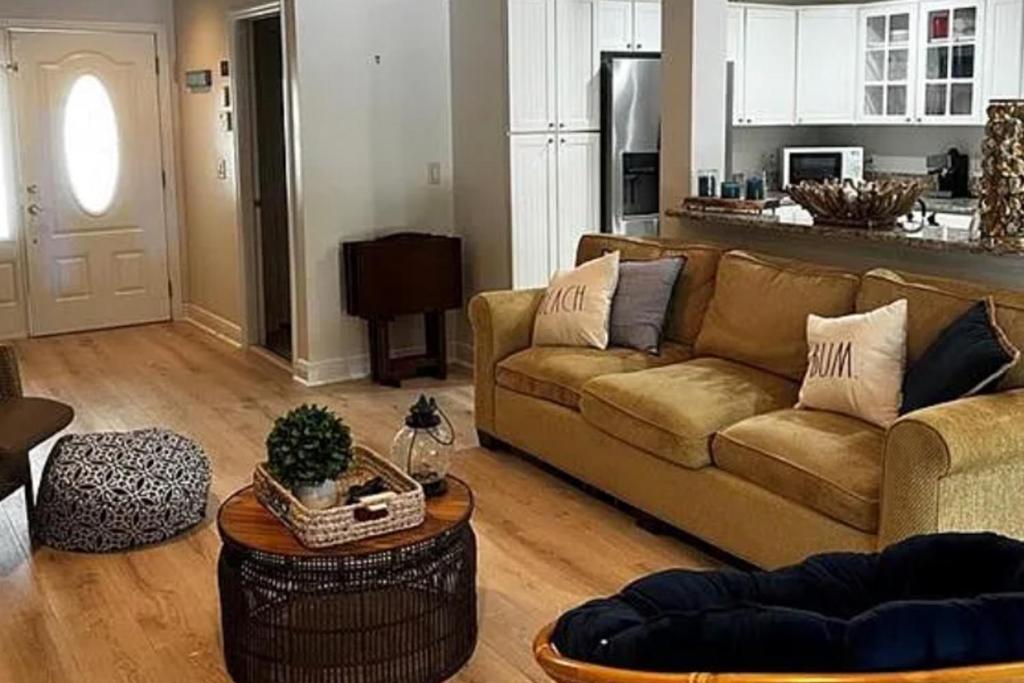 The Beach Hive Cottage, Naples (updated prices 2026)