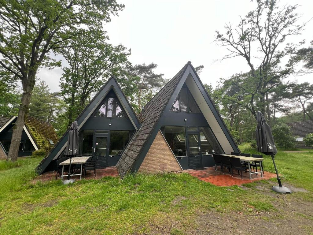 Semi-detached bungalow 'Muizenoortje' at park Vosseven, Stramproy ...