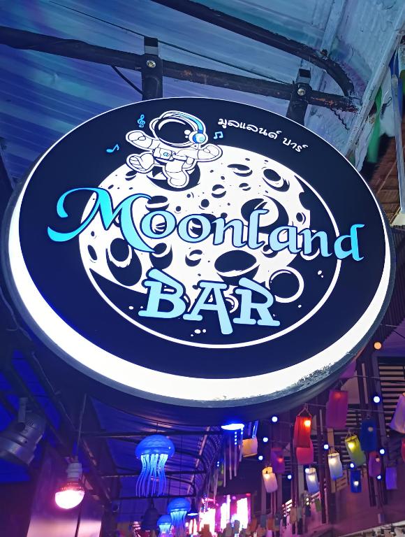 Moonland Bar and Hostel, Haad Rin (precios actualizados 2025)