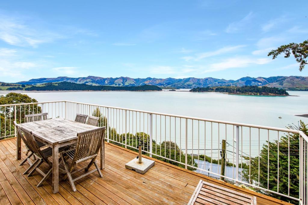 Bayview Beauty - Charteris Bay Holiday Home, Diamond Harbour (updated ...