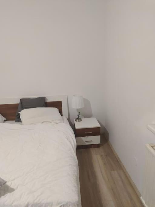 I give my 2 roms apartment, Vienna (updated prices 2025)