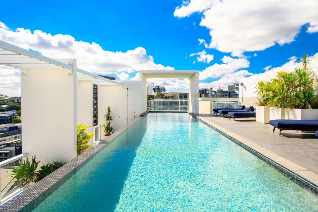 City Oasis Stylish Apt with Gym Rooftop Pool, Brisbane (updated prices ...