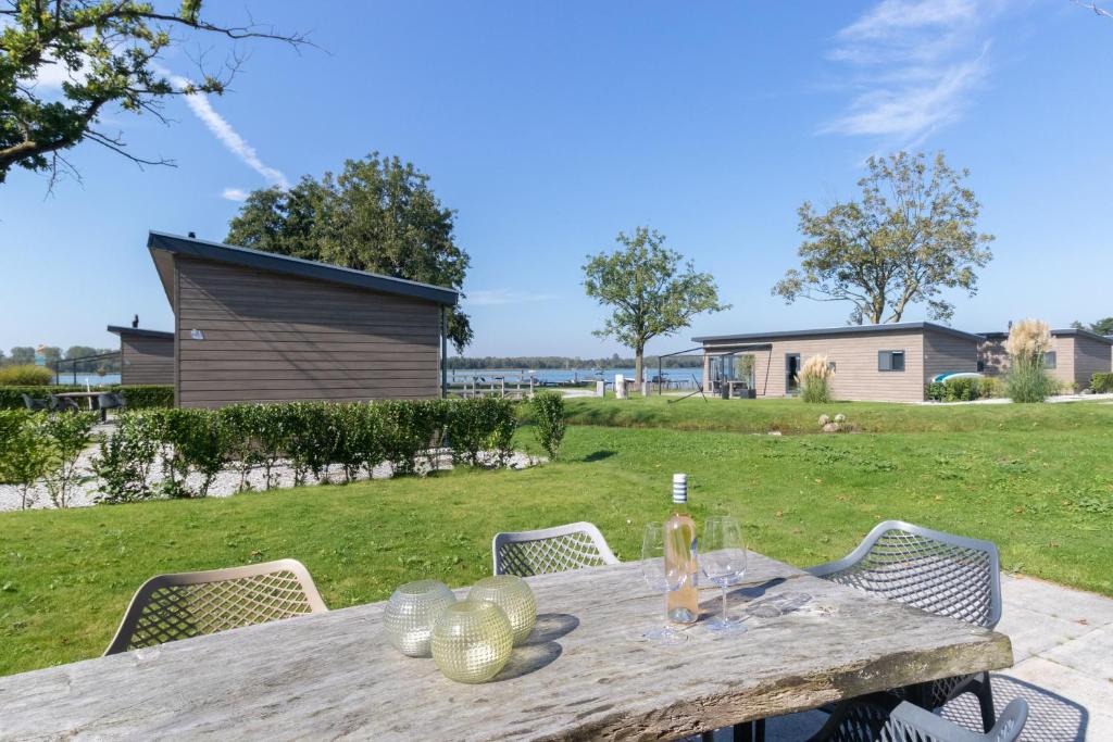 Waterzicht Chalet Nulde - Rust & Ruimte voor 5 Personen, Putten ...