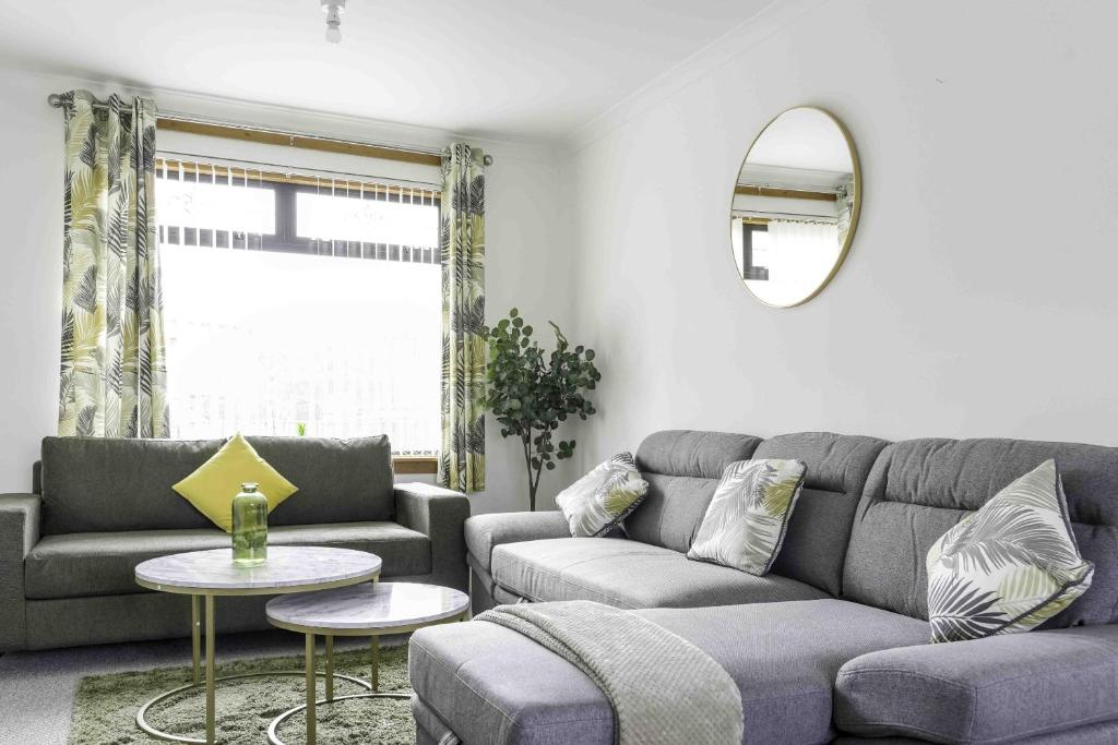 Redding House, Falkirk (updated prices 2026)