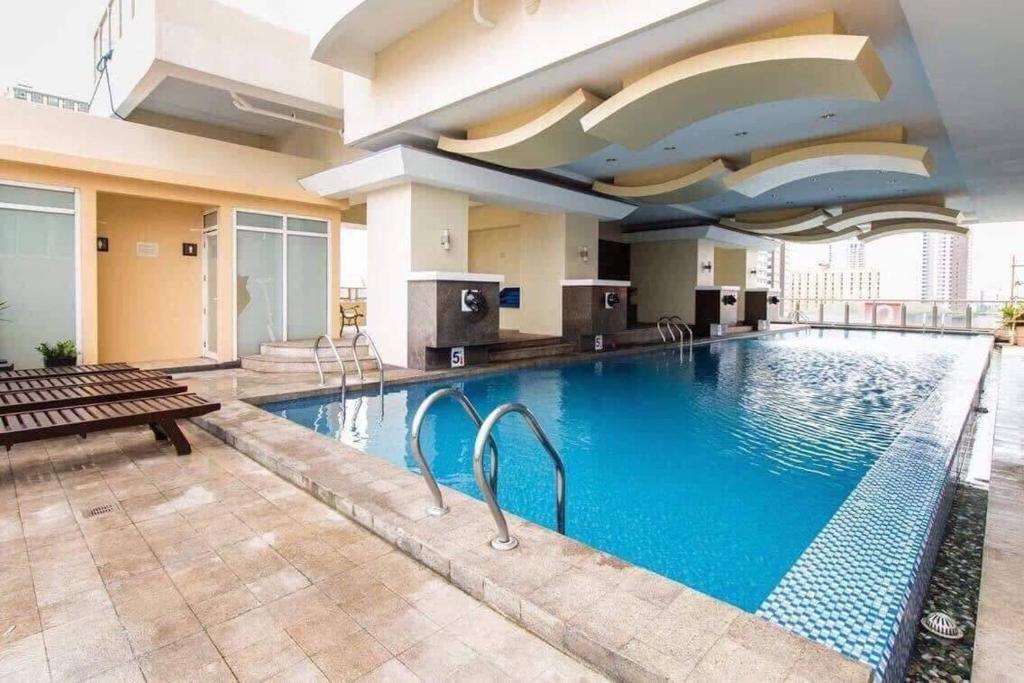 Explore Manila Trendy 1BR unit in Birch Tower, Manila (updated prices 2025)