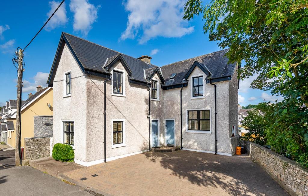 One bedroom apartment to sleep 2 in the heart of Kenmare town, Kenmare ...