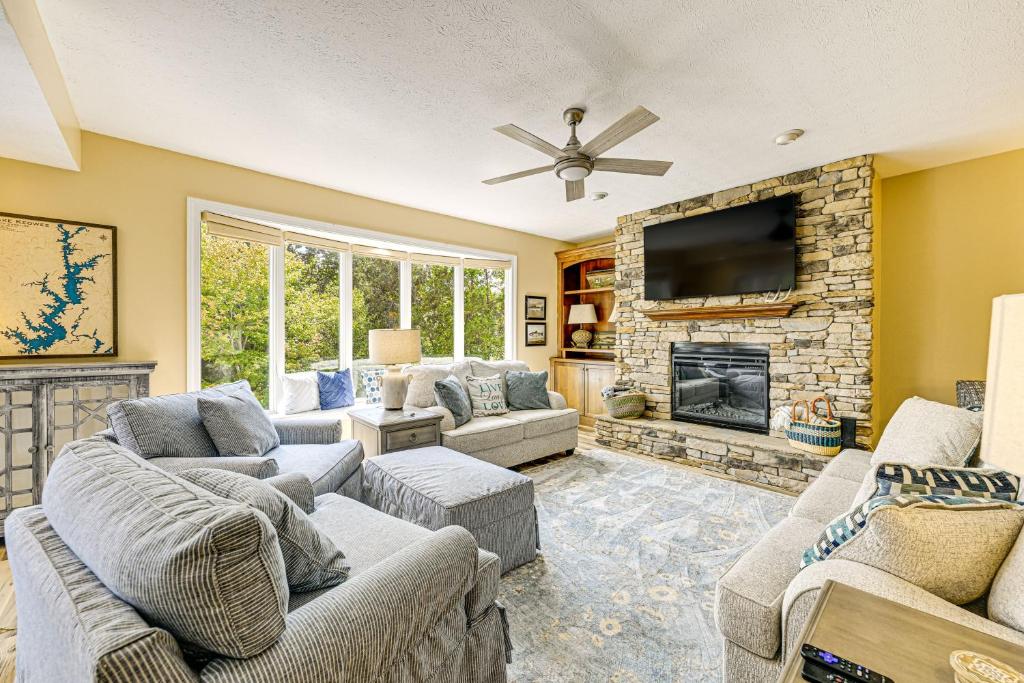 Keowee Key Condo with Lake Access!, Salem (updated prices 2025)
