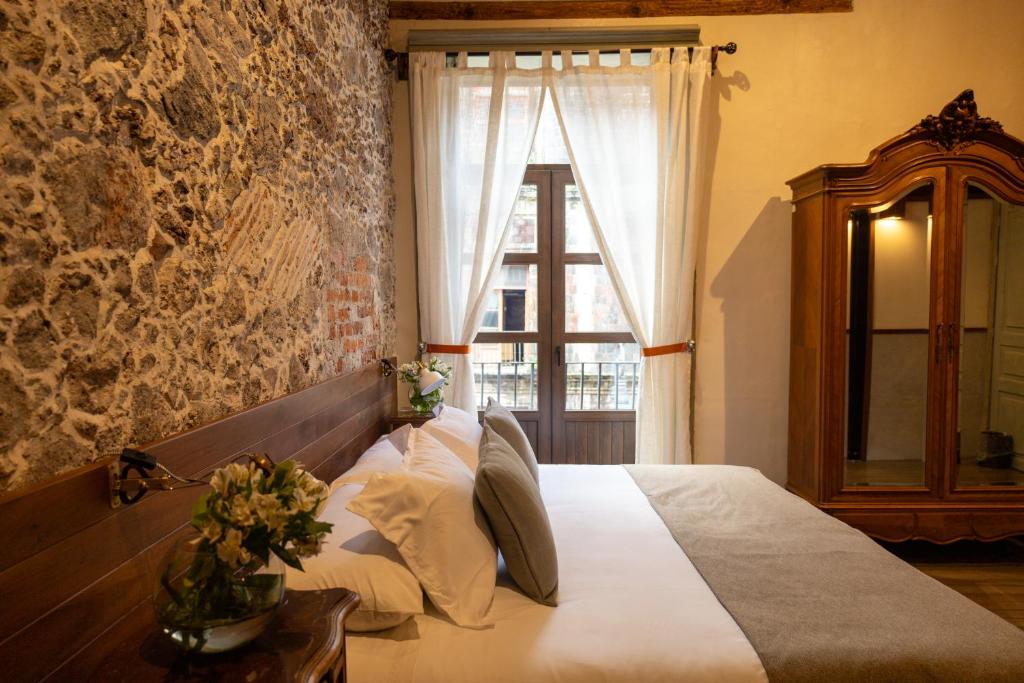 CASA SAUTO 12 Loft with balcony and Rooftop Centro, Mexico City ...