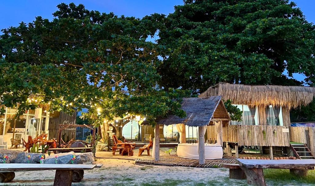 Feel The Sun, Ban Thai Don (2) (updated prices 2025)