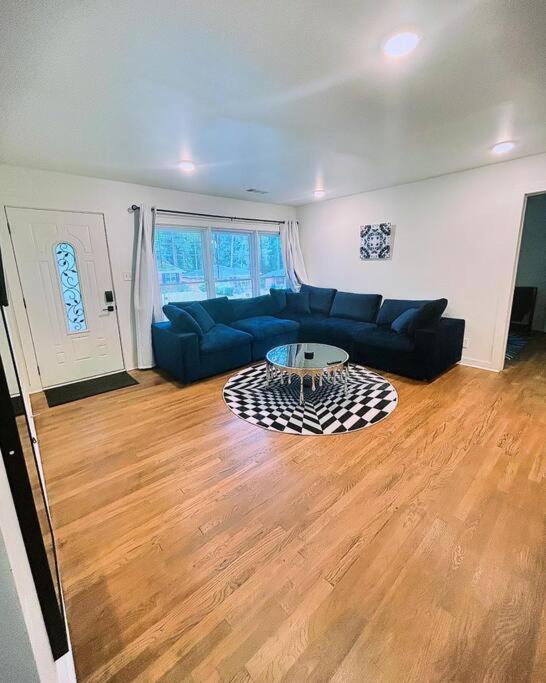 Visual Illusion home Unit 2, Atlanta (updated prices 2025)