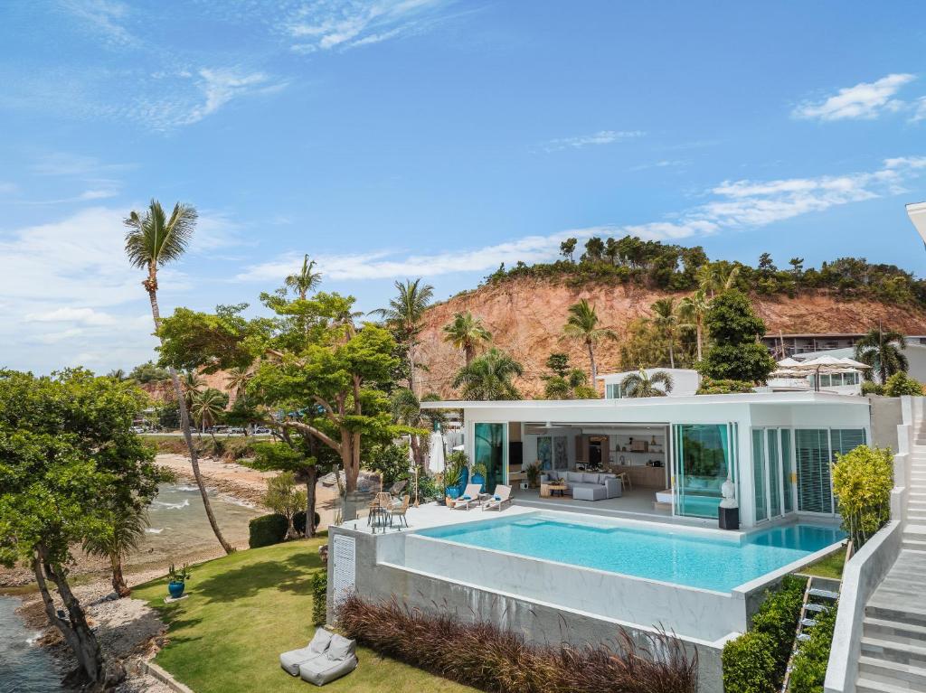 Beachfront Secret Tides Villa Mar, Bangrak Beach (updated prices 2026)