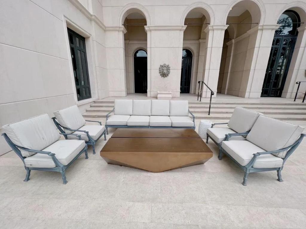 Million Dollar Stunning Large Luxury 2 Bed 2 Bathroom 85sqm Phrom Phong ...