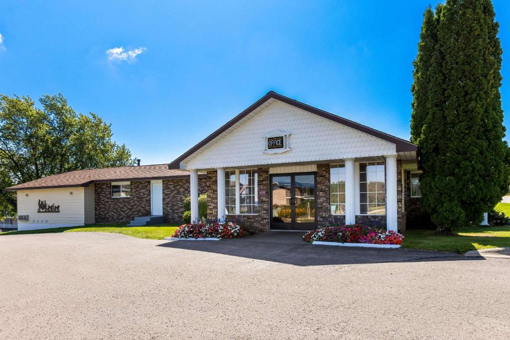 Quality Inn Lakefront, Saint Ignace (updated prices 2024)
