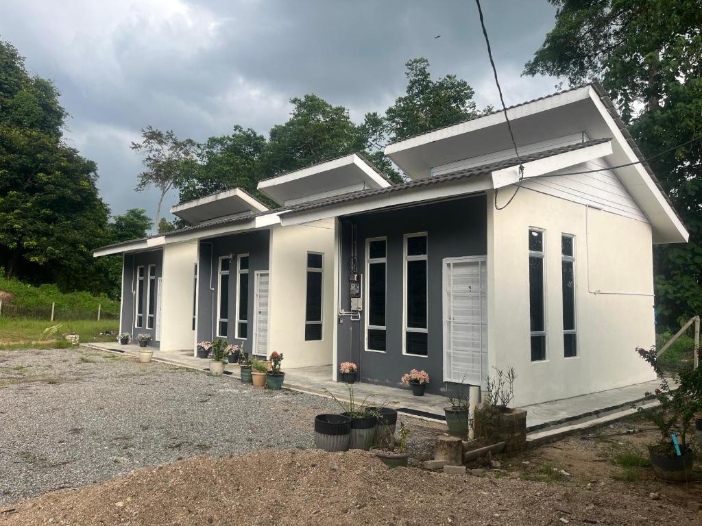 Jeli Heights Hill Homes, Jeli (updated prices 2026)