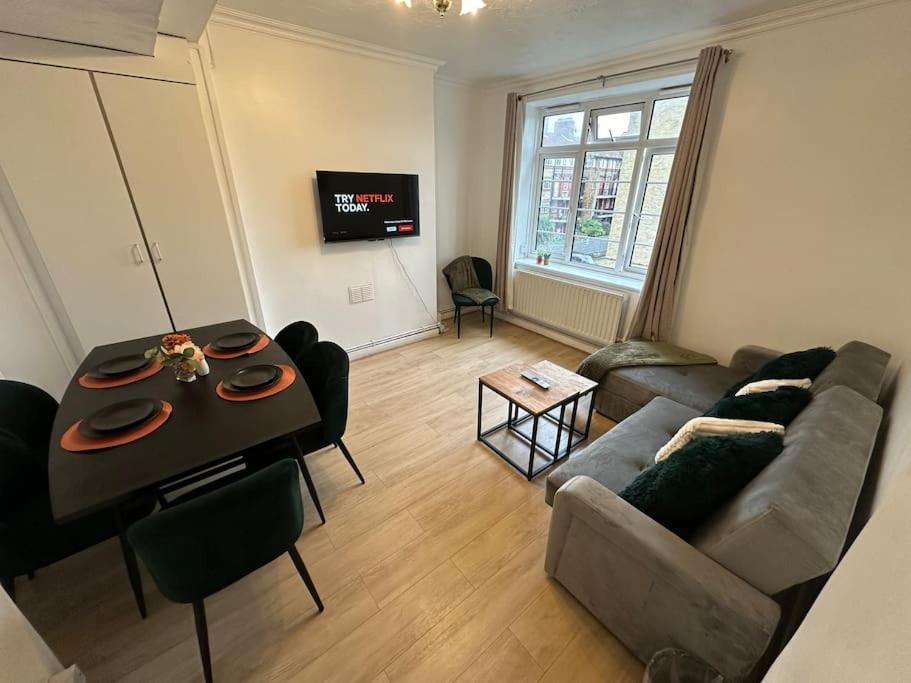 Chic 3 Bedroom Flat OnTower Bridge, London (updated prices 2026)