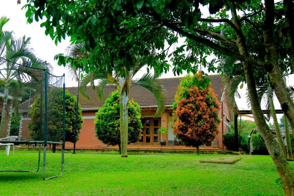 Family Manor, Entebbe (updated prices 2026)