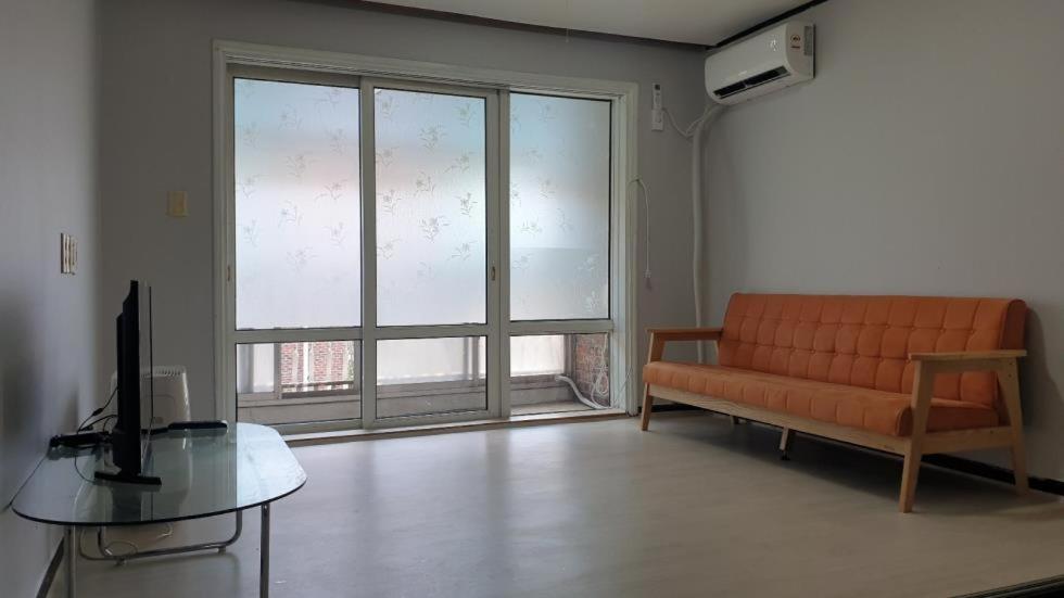 Red block Village, Gwangyang (updated prices 2026)