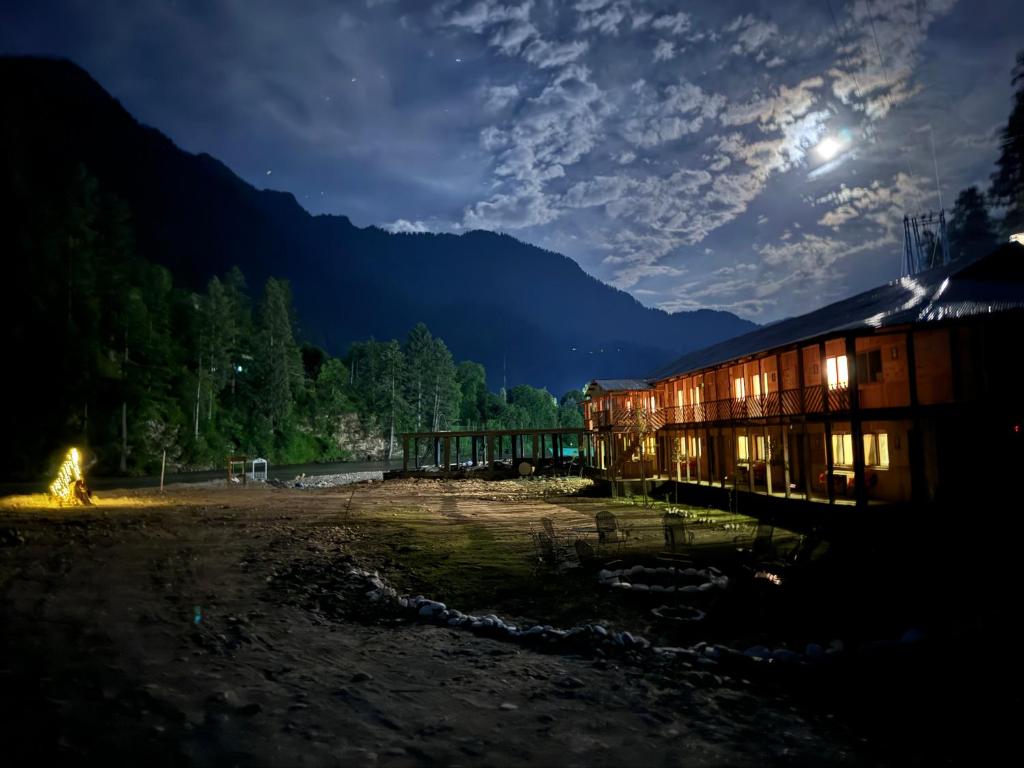 Wyndham Heritage Hotel & Resort Sharda, Shardi (updated prices 2025)