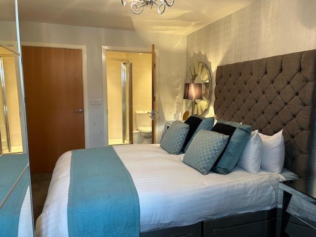 En-Suite In London, Hendon (updated prices 2025)