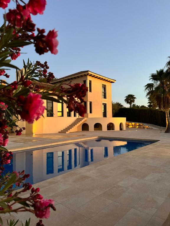 Luxury villa pool&beach paradise, Jávea (updated prices 2026)